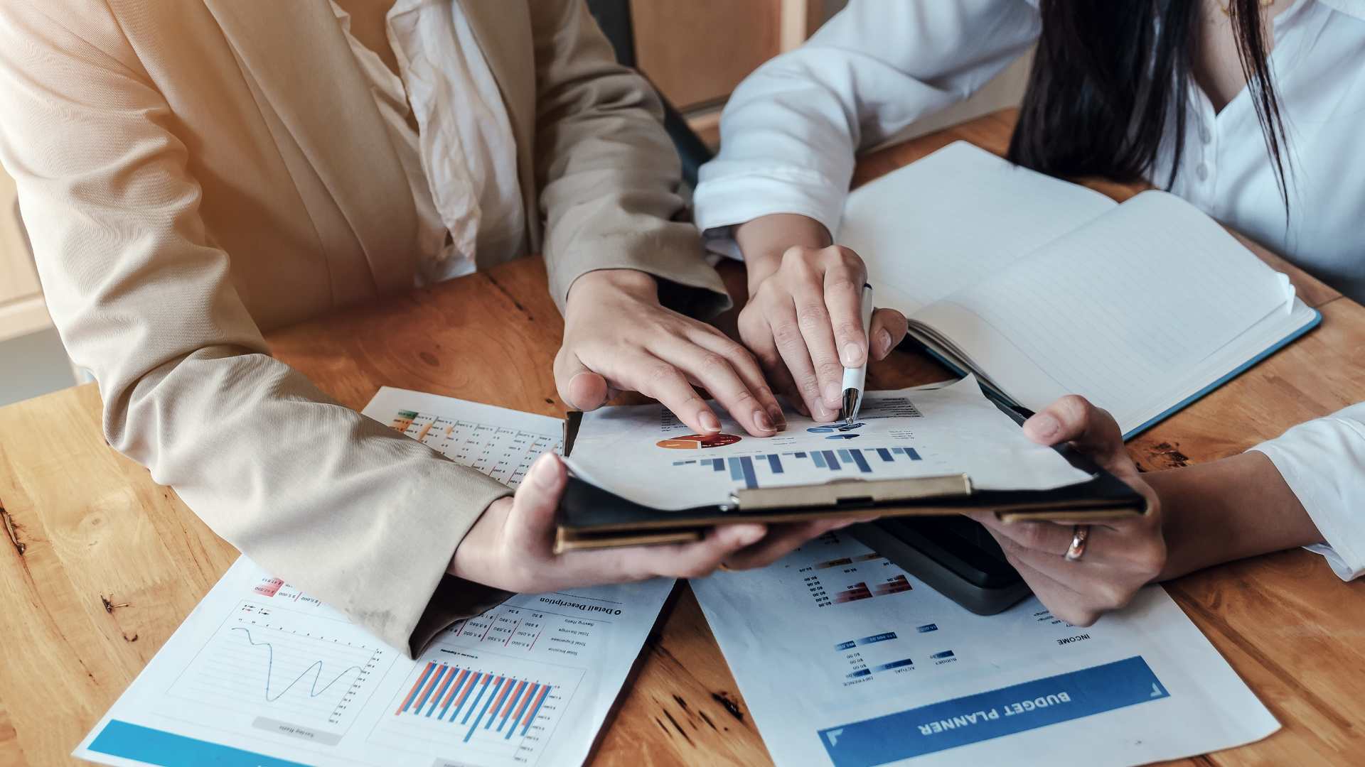 Investment Bonds: How Do They Work? (A Complete Guide)